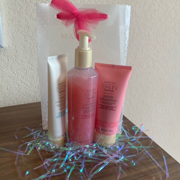 Mary Kay | Skincare | New Mary Kay Satin Hands Set Blissful Pomegranate ...